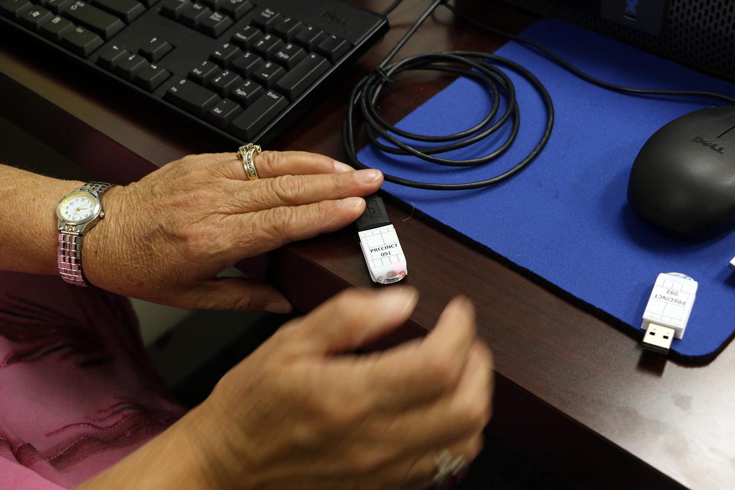 plugging-in-usb-drive - The Frontier