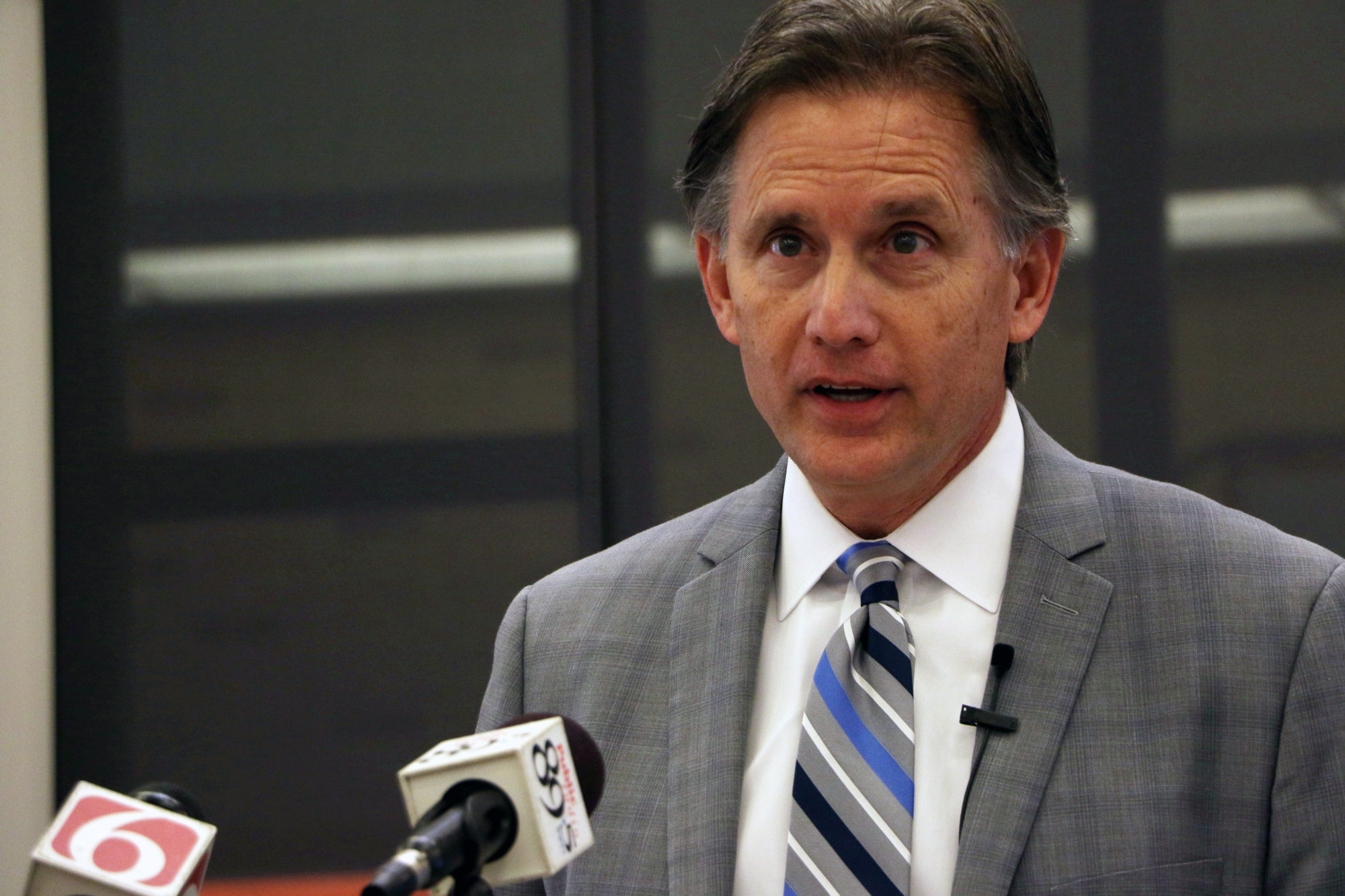 Mike Hunter 1 - The Frontier