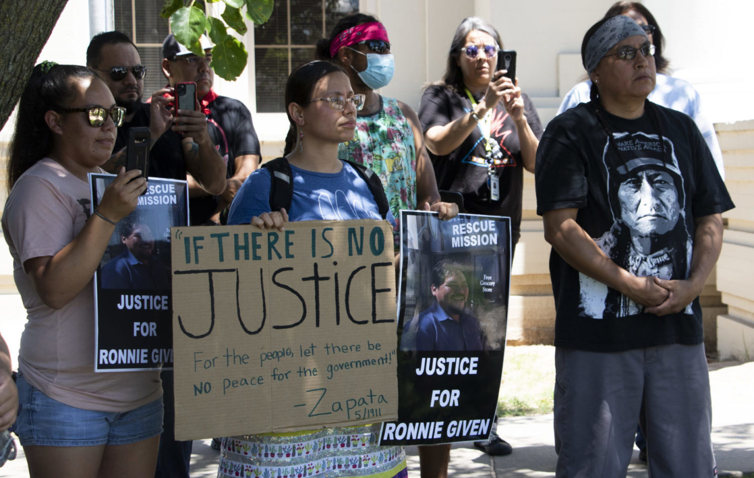 Amid protests, group renews call for 'justice' in Shawnee man's death Amid protests, group renews call for 'justice' in Shawnee man's death